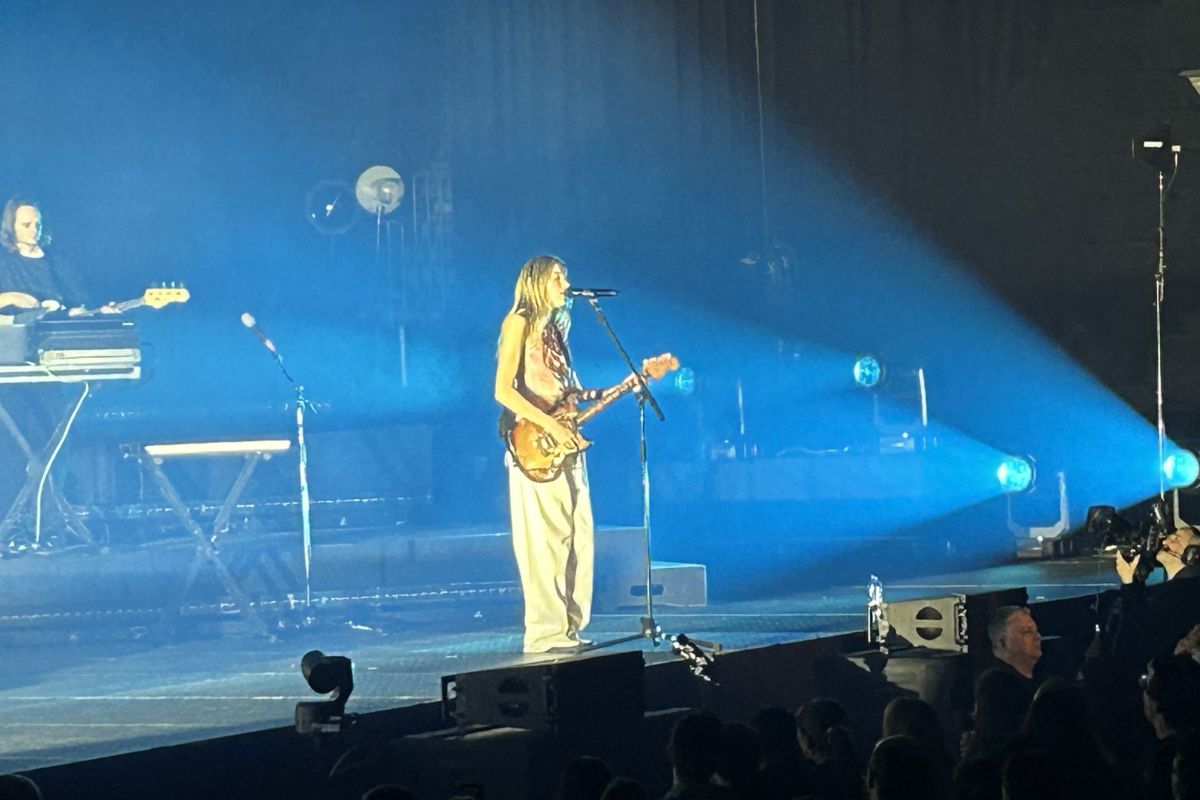 De la Place Bell à l'infini étoilé pour "notre" Charlotte Cardin - Sous ...